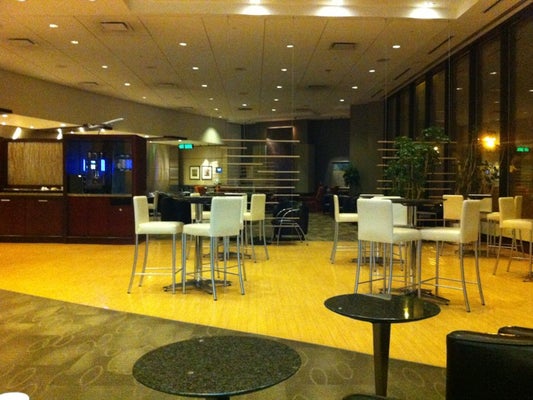Air Canada Maple Leaf Lounge - Calgary - International (YYC ...
