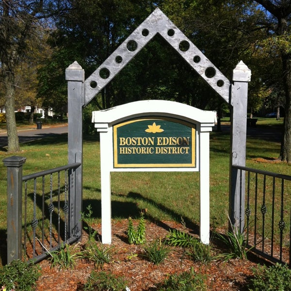 Boston-Edison Historic District - Neighborhood in North End