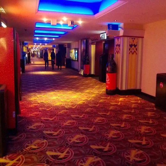 AMC Metreon 16 - Multiplex in San Francisco