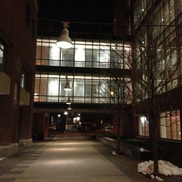 Sidney Frank Hall for Life Sciences - College Hill - 185 Meeting St