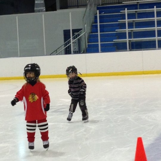 Leafs Ice Centre - Hockey Arena in West Dundee