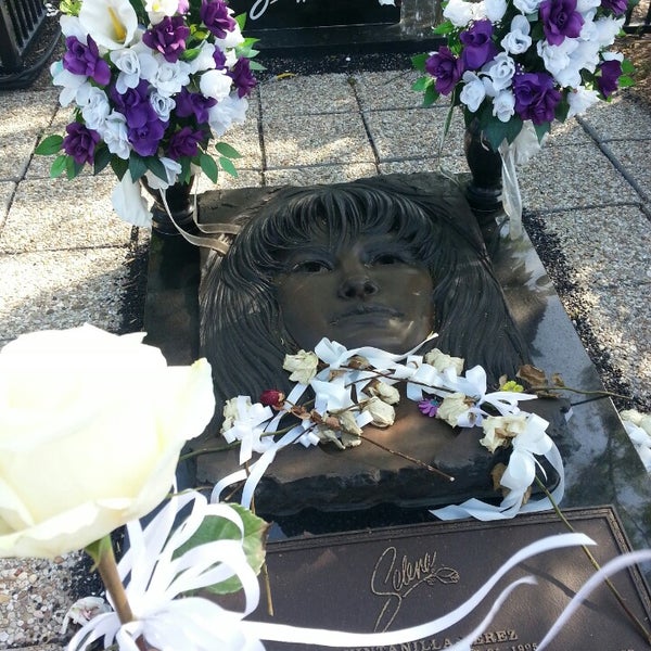 Photos at Selena Gravesite - Cemetery in Corpus Christi
