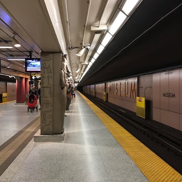 Museum Subway Station - Metro Station in Toronto