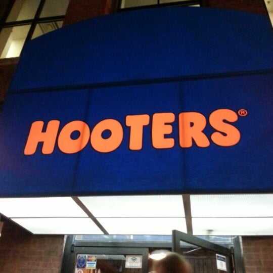 Hooters - Downtown Indianapolis - Indianapolis, IN