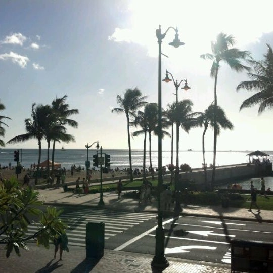 Lulu's Surf Club - Waikiki - Honolulu, HI
