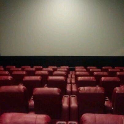 AMC Ward Parkway 14 - 74 tips from 4077 visitors