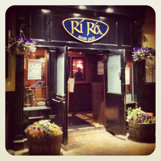 Rí Rá Irish Pub & Restaurant - Irish Pub in Downtown Portland