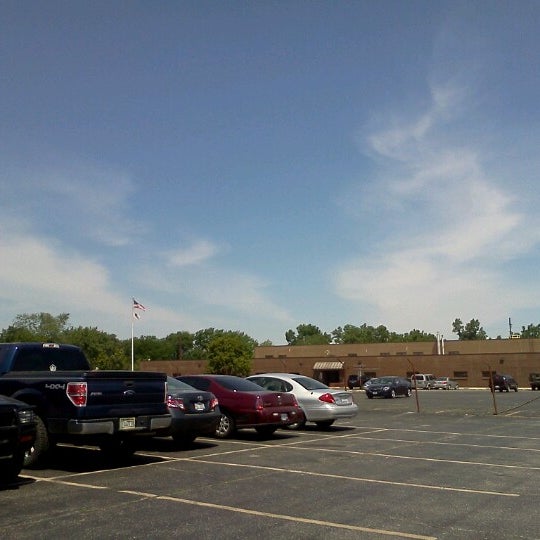 North Riverside Armory - Military Base in North Riverside