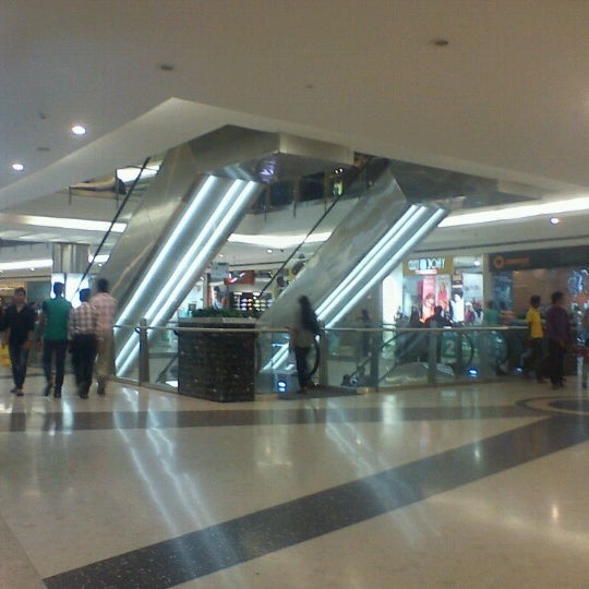 Mantri Square - malles - #1, Sampige Road, Malleswaram