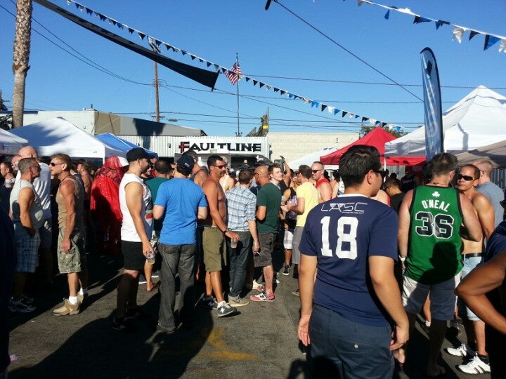 Faultline Bar Photos - GayCities Los Angeles